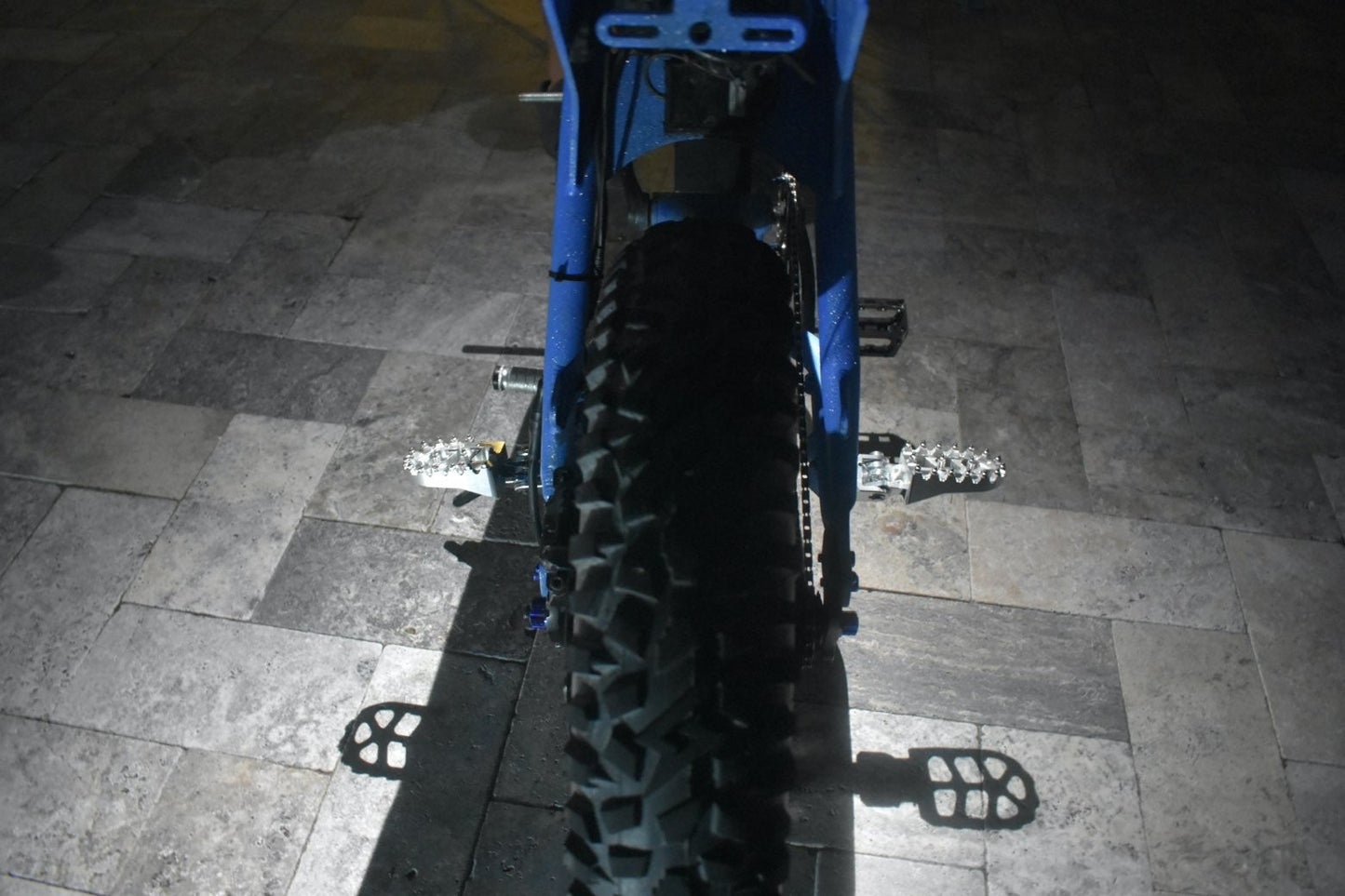 Mx style rear peg kit – Emoto Vault